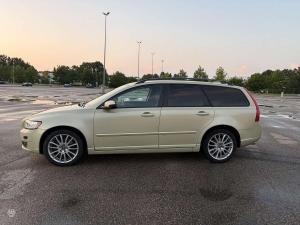 Green Volvo V50 2008 in Kaunas, with an engine capacity of 2.52 L and mileage of 320 thousand km for 2780 €, photo 10 on AUTOMOTO.COM.LV