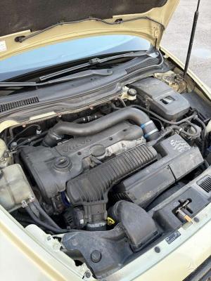 Green Volvo V50 2008 in Kaunas, with an engine capacity of 2.52 L and mileage of 320 thousand km for 2780 €, photo 15 on AUTOMOTO.COM.LV