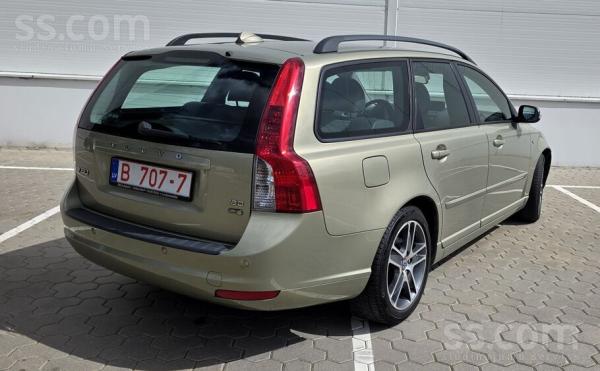 Zaļš Volvo V50 2009 Rīga, ar dzinēja tilpumu 1.60 L un nobraukumu 258 tūkst. km par 3950 €, foto 7 vietnē AUTOMOTO.COM.LV