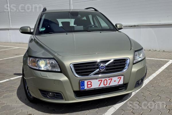 Zaļš Volvo V50 2009 Rīga, ar dzinēja tilpumu 1.60 L un nobraukumu 258 tūkst. km par 3950 €, foto 9 vietnē AUTOMOTO.COM.LV