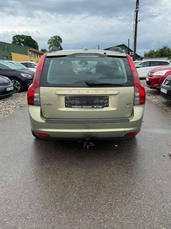 Zaļš Volvo V50 2010 Tauragė, ar dzinēja tilpumu 1.56 L un nobraukumu 402 tūkst. km par 2750 €, foto 6 vietnē AUTOMOTO.COM.LV