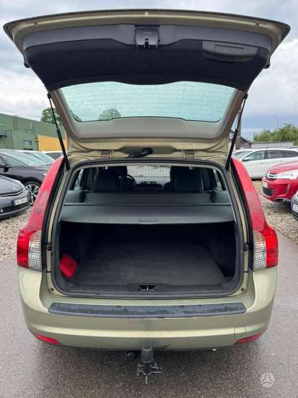 Zaļš Volvo V50 2010 Tauragė, ar dzinēja tilpumu 1.56 L un nobraukumu 402 tūkst. km par 2750 €, foto 7 vietnē AUTOMOTO.COM.LV