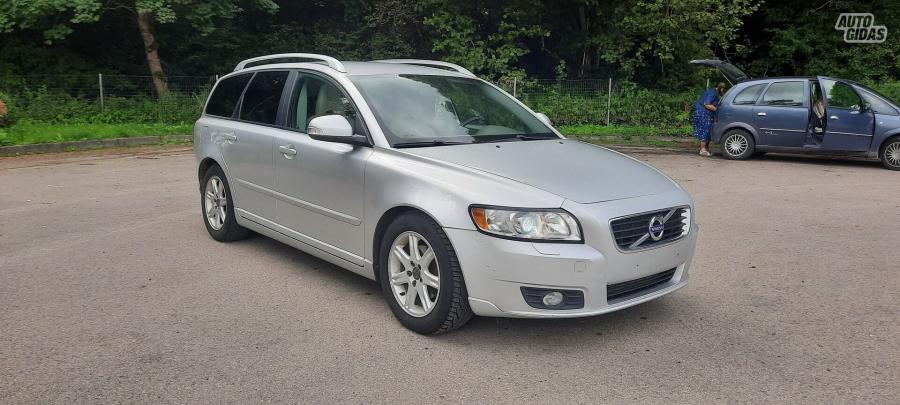 Pelēks Volvo V50 2011 Šauļi, ar dzinēja tilpumu 1.60 L un nobraukumu 260 tūkst. km par 2250 €, foto 1 vietnē AUTOMOTO.COM.LV