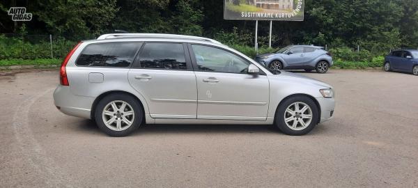 Volvo V50 2011 Šauļi vietnē Pelēks Volvo V50 2011 Šauļi, ar dzinēja tilpumu 1.60 L un nobraukumu 260 tūkst. km par 2250 €, foto 3 vietnē AUTOMOTO.COM.LV