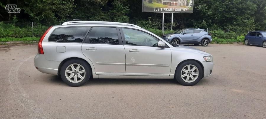Pelēks Volvo V50 2011 Šauļi, ar dzinēja tilpumu 1.60 L un nobraukumu 260 tūkst. km par 2250 €, foto 3 vietnē AUTOMOTO.COM.LV