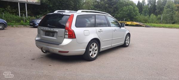 Volvo V50 2011 Šauļi vietnē Pelēks Volvo V50 2011 Šauļi, ar dzinēja tilpumu 1.60 L un nobraukumu 260 tūkst. km par 2250 €, foto 4 vietnē AUTOMOTO.COM.LV