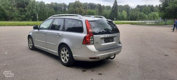 Volvo V50 2011 Šauļi vietnē Pelēks Volvo V50 2011 Šauļi, ar dzinēja tilpumu 1.60 L un nobraukumu 260 tūkst. km par 2250 €, foto 6 vietnē AUTOMOTO.COM.LV