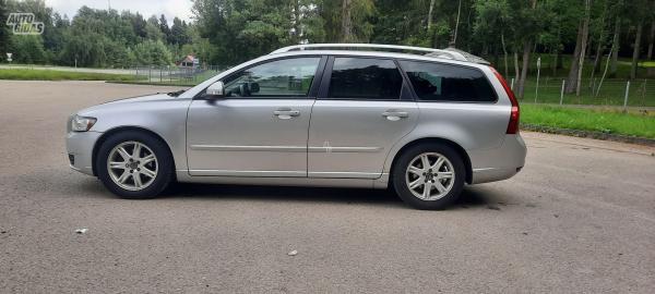 Volvo V50 2011 Šauļi vietnē Pelēks Volvo V50 2011 Šauļi, ar dzinēja tilpumu 1.60 L un nobraukumu 260 tūkst. km par 2250 €, foto 7 vietnē AUTOMOTO.COM.LV