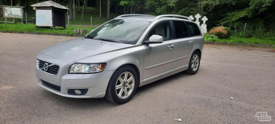 Pelēks Volvo V50 2011 Šauļi, ar dzinēja tilpumu 1.60 L un nobraukumu 260 tūkst. km par 2250 €, foto 9 vietnē AUTOMOTO.COM.LV