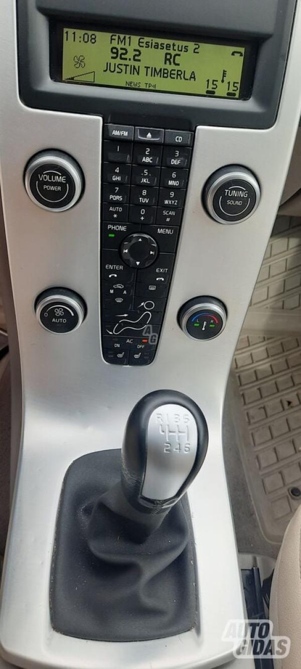 Volvo V50 2011 Šauļi vietnē Pelēks Volvo V50 2011 Šauļi, ar dzinēja tilpumu 1.60 L un nobraukumu 260 tūkst. km par 2250 €, foto 11 vietnē AUTOMOTO.COM.LV