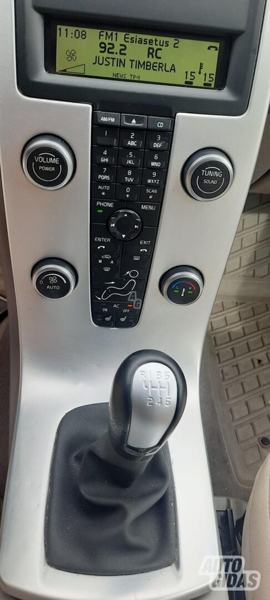 Pelēks Volvo V50 2011 Šauļi, ar dzinēja tilpumu 1.60 L un nobraukumu 260 tūkst. km par 2250 €, foto 11 vietnē AUTOMOTO.COM.LV