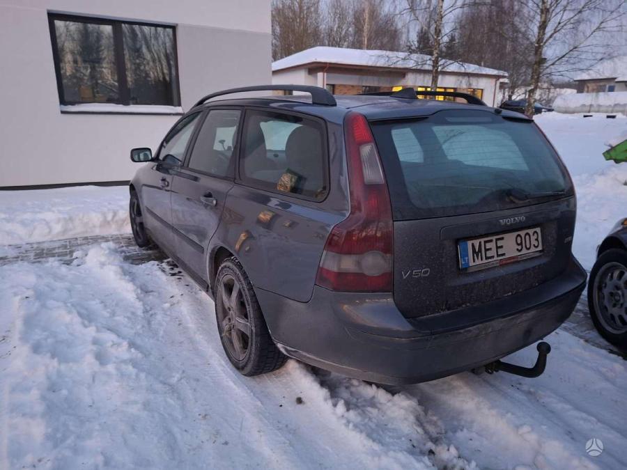 Grey Volvo V50 2005 in Vilnius, with an engine capacity of 2.00 L and mileage of 30 thousand km for 1460 €, photo 3 on AUTOMOTO.COM.LV