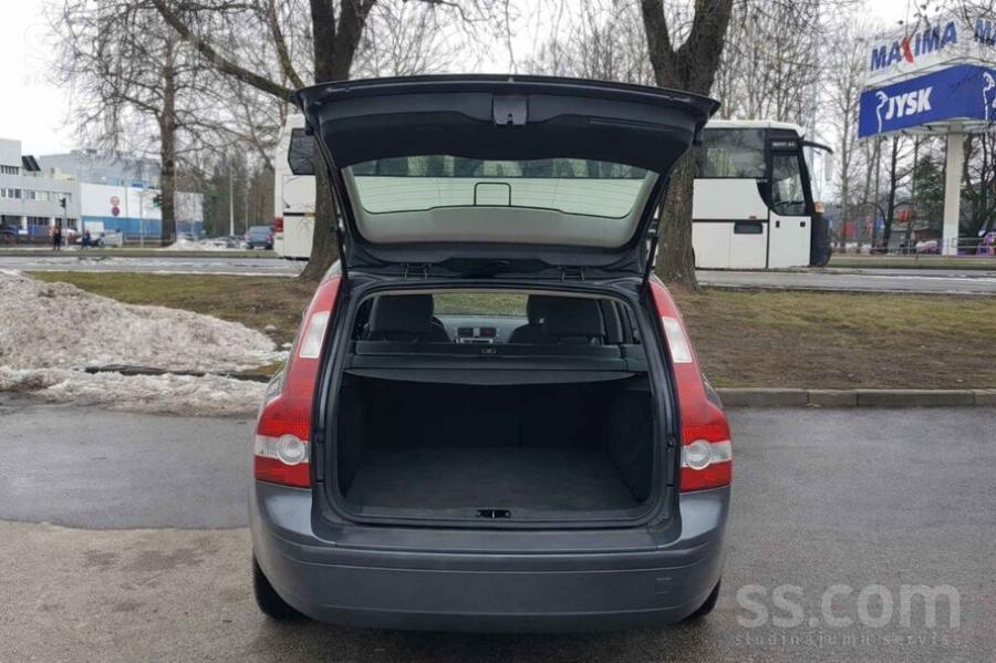 Серый Вольво В50 2006 в Рига, объемом двигателя 1.80 л и пробегом 229 тыс. км за 1690 €, фото 10 на AUTOMOTO.COM.LV