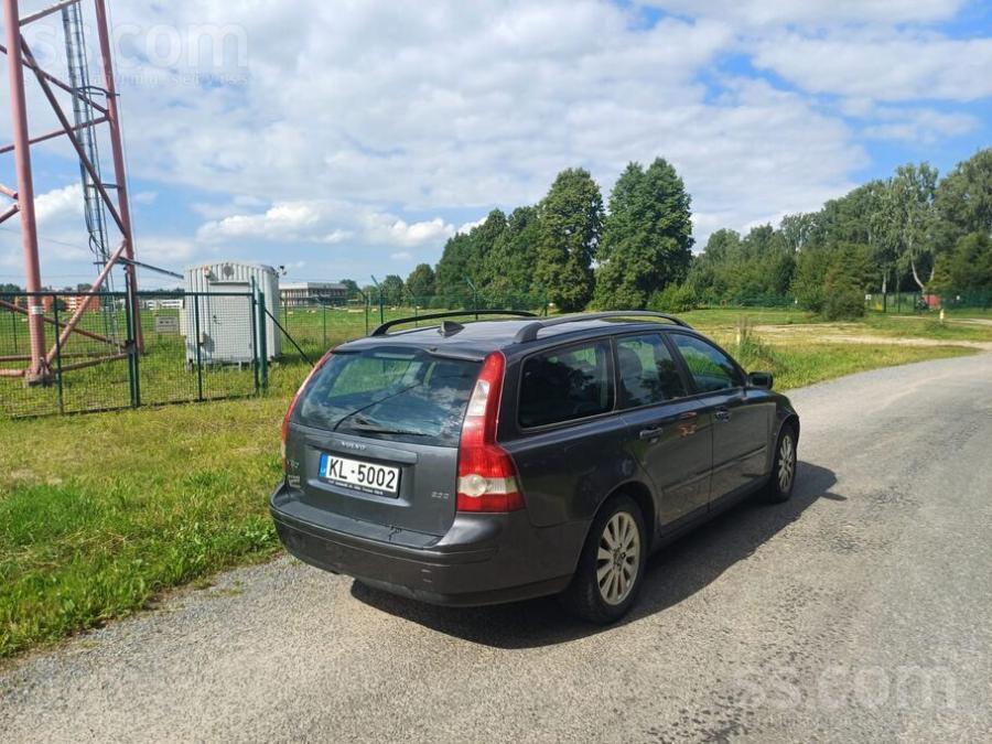 Серый Вольво В50 2006 в Валмиера, объемом двигателя 2.00 л и пробегом 359 тыс. км за 1500 €, фото 4 на AUTOMOTO.COM.LV
