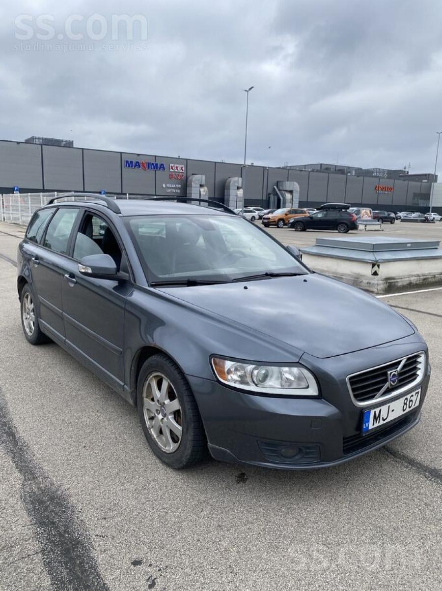 Pelēks Volvo V50 2009 Rīga, ar dzinēja tilpumu 2.00 L un nobraukumu 222 tūkst. km par 2200 €, foto 4 vietnē AUTOMOTO.COM.LV