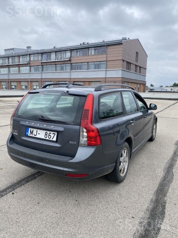 Pelēks Volvo V50 2009 Rīga, ar dzinēja tilpumu 2.00 L un nobraukumu 222 tūkst. km par 2200 €, foto 5 vietnē AUTOMOTO.COM.LV