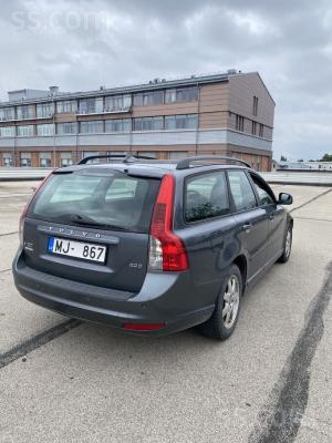 Pelēks Volvo V50 2009 Rīga, ar dzinēja tilpumu 2.00 L un nobraukumu 222 tūkst. km par 2200 €, foto 6 vietnē AUTOMOTO.COM.LV