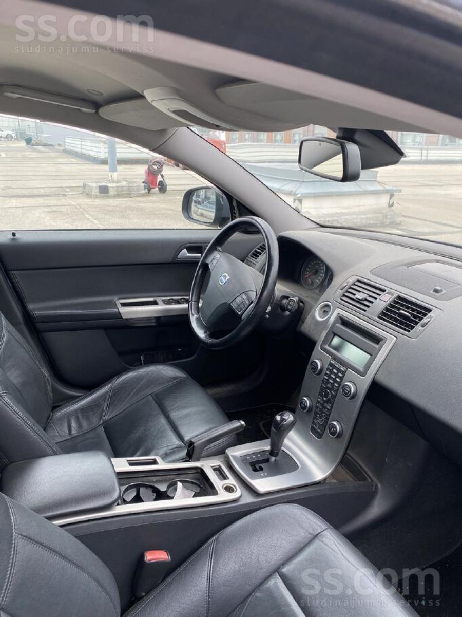 Pelēks Volvo V50 2009 Rīga, ar dzinēja tilpumu 2.00 L un nobraukumu 222 tūkst. km par 2200 €, foto 7 vietnē AUTOMOTO.COM.LV