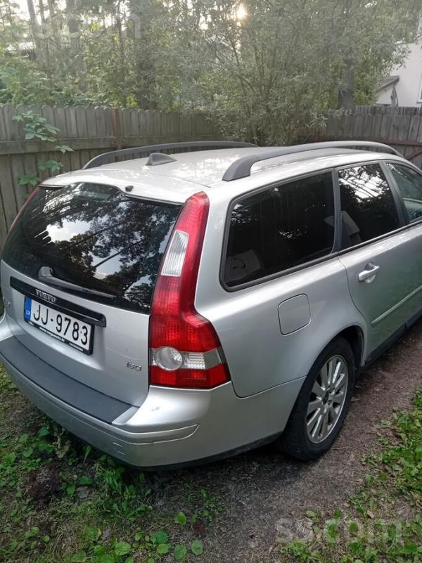 Pelēks Volvo V50 2005 Rīga, ar dzinēja tilpumu 1.60 L un nobraukumu 335 tūkst. km par 500 €, foto 1 vietnē AUTOMOTO.COM.LV