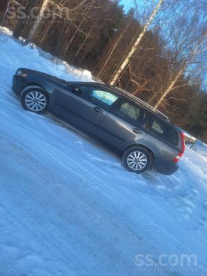 Pelēks Volvo V50 2004 Liepāja, ar dzinēja tilpumu 2.00 L un nobraukumu 0 tūkst. km par 2200 €, foto  vietnē AUTOMOTO.COM.LV