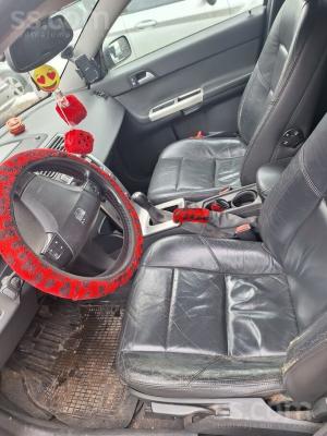 Pelēks Volvo V50 2005 Rīga, ar dzinēja tilpumu 2.00 L un nobraukumu 450 tūkst. km par 1800 €, foto 4 vietnē AUTOMOTO.COM.LV