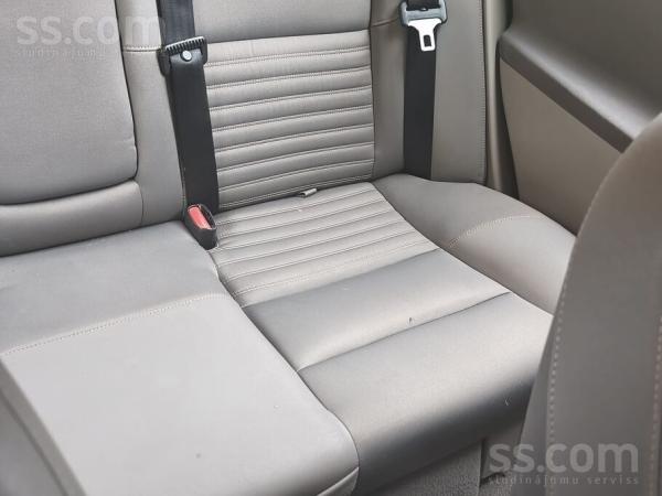 Grey Volvo V50 2007 in Riga, with an engine capacity of 2.40 L and mileage of 328 thousand km for 1800 €, photo 3 on AUTOMOTO.COM.LV