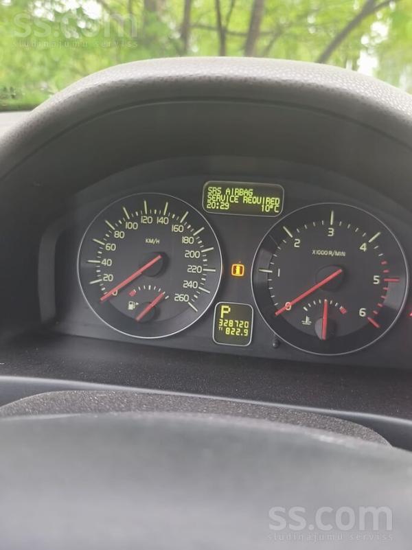 Pelēks Volvo V50 2007 Rīga, ar dzinēja tilpumu 2.40 L un nobraukumu 328 tūkst. km par 1800 €, foto 5 vietnē AUTOMOTO.COM.LV