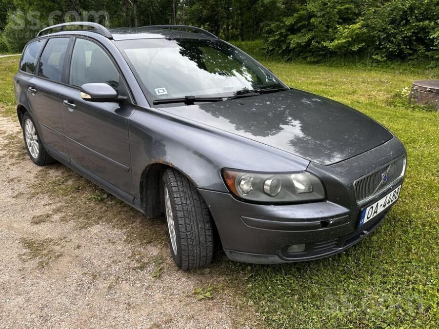 Pelēks Volvo V50 2004 Rīga, ar dzinēja tilpumu 2.00 L un nobraukumu 314 tūkst. km par 950 €, foto 1 vietnē AUTOMOTO.COM.LV