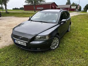 Pelēks Volvo V50 2004 Rīga, ar dzinēja tilpumu 2.00 L un nobraukumu 314 tūkst. km par 950 €, foto 2 vietnē AUTOMOTO.COM.LV