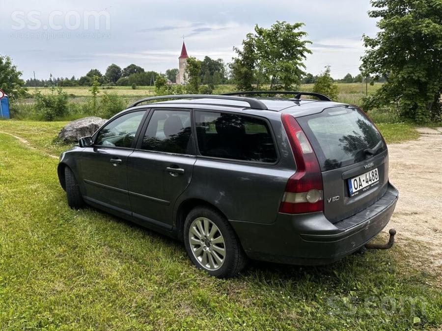 Pelēks Volvo V50 2004 Rīga, ar dzinēja tilpumu 2.00 L un nobraukumu 314 tūkst. km par 950 €, foto 4 vietnē AUTOMOTO.COM.LV