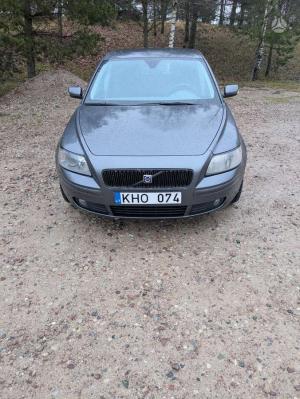 Pelēks Volvo V50 2004 Jurbarkas, ar dzinēja tilpumu 2.00 L un nobraukumu 309 tūkst. km par 800 €, foto  vietnē AUTOMOTO.COM.LV