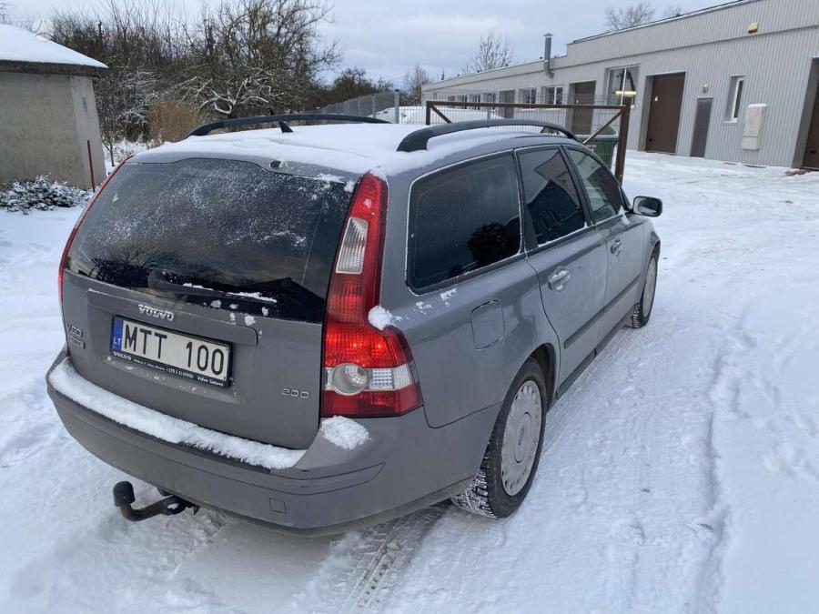 Pelēks Volvo V50 2004 Ukmergė, ar dzinēja tilpumu 2.00 L un nobraukumu 293 tūkst. km par 1750 €, foto 3 vietnē AUTOMOTO.COM.LV