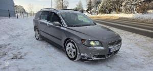 Pelēks Volvo V50 2004 Viļņa, ar dzinēja tilpumu 2.40 L un nobraukumu 400 tūkst. km par 1500 €, foto 3 vietnē AUTOMOTO.COM.LV