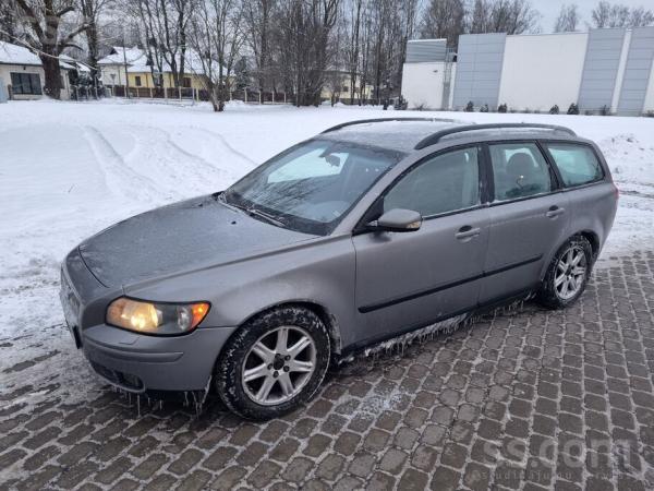Pelēks Volvo V50 2004 Rīga, ar dzinēja tilpumu 2.40 L un nobraukumu 264 tūkst. km par 800 €, foto 2 vietnē AUTOMOTO.COM.LV