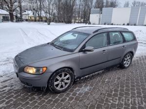 Pelēks Volvo V50 2004 Rīga, ar dzinēja tilpumu 2.40 L un nobraukumu 264 tūkst. km par 800 €, foto 2 vietnē AUTOMOTO.COM.LV