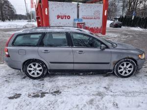 Pelēks Volvo V50 2004 Rīga, ar dzinēja tilpumu 2.40 L un nobraukumu 264 tūkst. km par 800 €, foto 4 vietnē AUTOMOTO.COM.LV