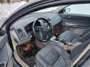 Pelēks Volvo V50 2004 Rīga, ar dzinēja tilpumu 2.40 L un nobraukumu 264 tūkst. km par 800 €, foto 8 vietnē AUTOMOTO.COM.LV
