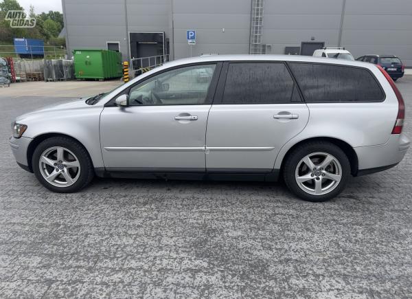 Pelēks Volvo V50 2004 Anykščiai, ar dzinēja tilpumu 2.00 L un nobraukumu 418 tūkst. km par 1200 €, foto 5 vietnē AUTOMOTO.COM.LV