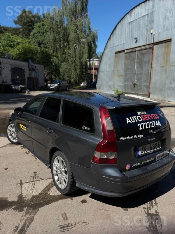 Pelēks Volvo V50 2004 Rīga, ar dzinēja tilpumu 2.00 L un nobraukumu 410 tūkst. km par 750 €, foto 3 vietnē AUTOMOTO.COM.LV