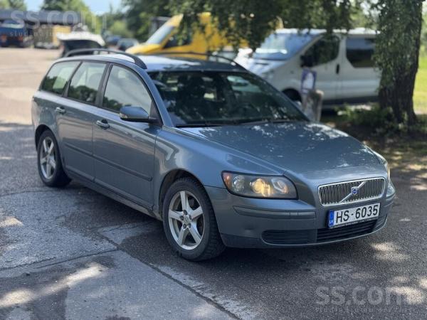 Серый Вольво В50 2004 в Юрмала, объемом двигателя 2.00 л и пробегом 0 тыс. км за 850 €, фото 1 на AUTOMOTO.COM.LV