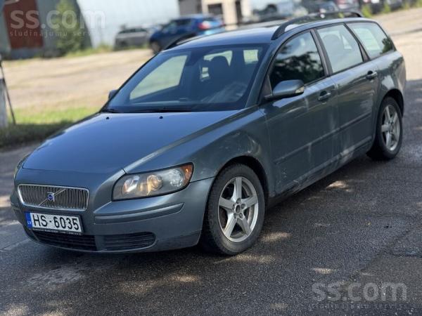 Серый Вольво В50 2004 в Юрмала, объемом двигателя 2.00 л и пробегом 0 тыс. км за 850 €, фото 3 на AUTOMOTO.COM.LV