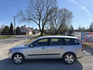Grey Volvo V50 2004 in Ventspils, with an engine capacity of 2.00 L and mileage of 302 thousand km for 1590 €, photo 8 on AUTOMOTO.COM.LV