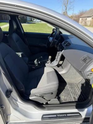 Grey Volvo V50 2004 in Ventspils, with an engine capacity of 2.00 L and mileage of 302 thousand km for 1590 €, photo 13 on AUTOMOTO.COM.LV