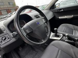 Grey Volvo V50 2004 in Daugavpils, with an engine capacity of 2.00 L and mileage of 312 thousand km for 2550 €, photo 16 on AUTOMOTO.COM.LV
