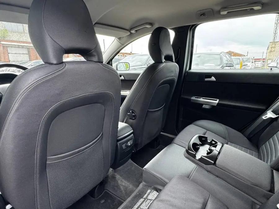 Grey Volvo V50 2004 in Daugavpils, with an engine capacity of 2.00 L and mileage of 312 thousand km for 2550 €, photo 25 on AUTOMOTO.COM.LV
