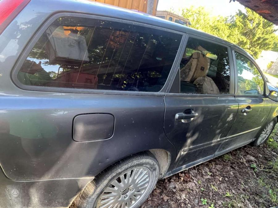 Серый Вольво В50 2004 в Паневежис, объемом двигателя 2.00 л и пробегом 320 тыс. км за 700 €, фото 7 на AUTOMOTO.COM.LV