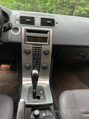 Pelēks Volvo V50 2004 Cēsis, ar dzinēja tilpumu 2.40 L un nobraukumu 338 tūkst. km par 1500 €, foto 18 vietnē AUTOMOTO.COM.LV