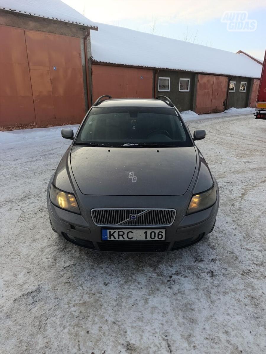 Pelēks Volvo V50 2004 Ukmergė, ar dzinēja tilpumu 2.00 L un nobraukumu 368 tūkst. km par 700 €, foto 3 vietnē AUTOMOTO.COM.LV