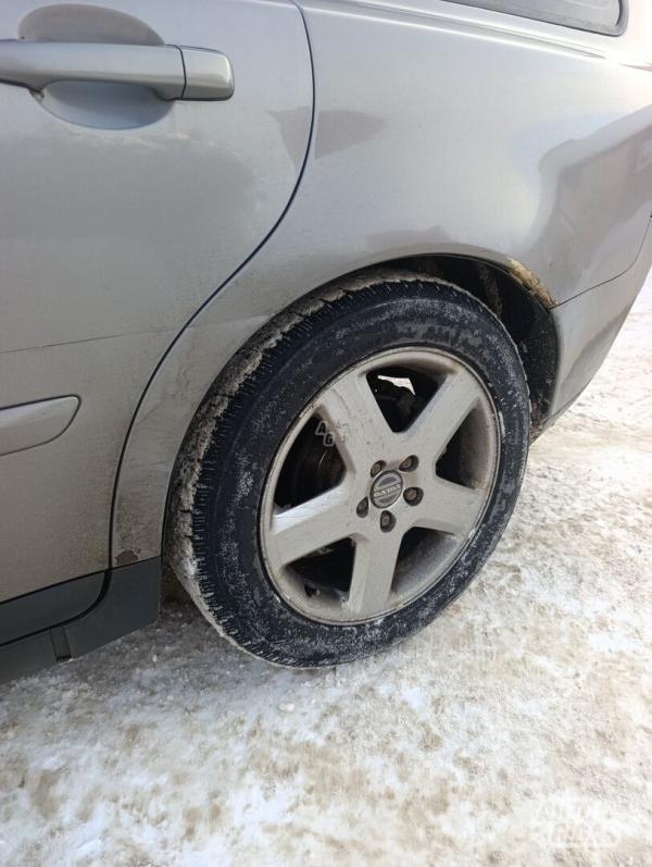 Pelēks Volvo V50 2004 Ukmergė, ar dzinēja tilpumu 2.00 L un nobraukumu 368 tūkst. km par 700 €, foto 4 vietnē AUTOMOTO.COM.LV