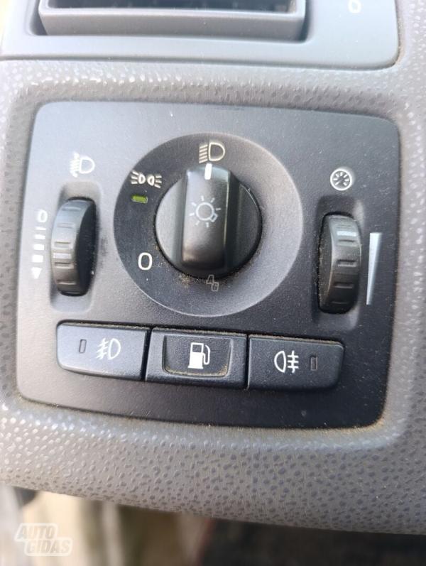 Pelēks Volvo V50 2004 Ukmergė, ar dzinēja tilpumu 2.00 L un nobraukumu 368 tūkst. km par 700 €, foto 9 vietnē AUTOMOTO.COM.LV